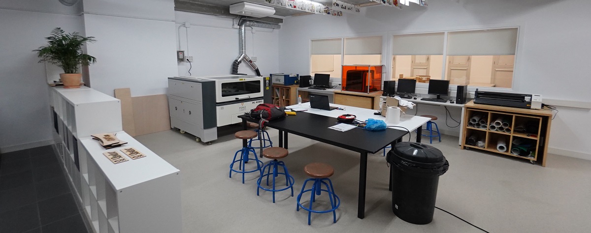 El alcalde de Cornellà de Llobregat inaugura el nuevo GarageLab de El ...